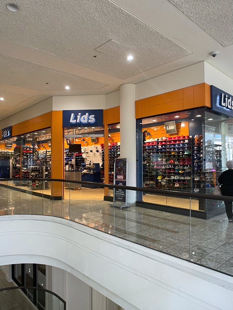 LIDS - Updated November 2024 - 25 Photos & 25 Reviews - 1815 Hawthorne ...
