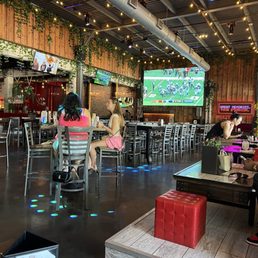 POUR BEHAVIOR - Updated March 2025 - 624 Photos & 607 Reviews - 2211 ...