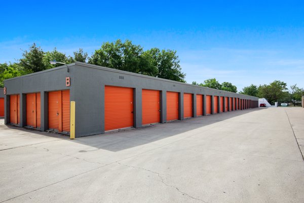 GLOBAL SELF STORAGE - Updated June 2025 - 20 Photos - 1910 W Robb Ave ...