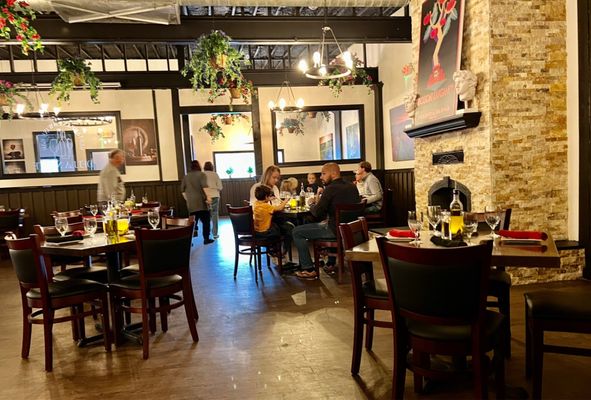 DELLA NOTTE - Updated December 2025 - 25 Photos & 37 Reviews - 1374 ...