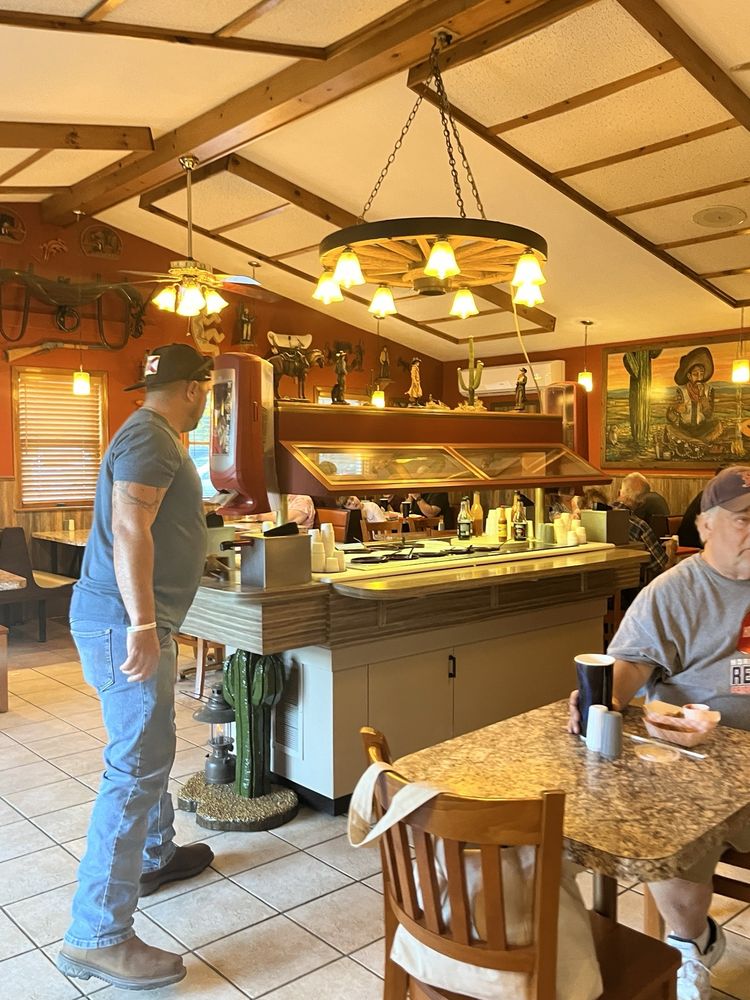 SILVER LAKE TWIN DRIVE-IN MOVIE THEATRE - Updated October 2025 - 33 ...