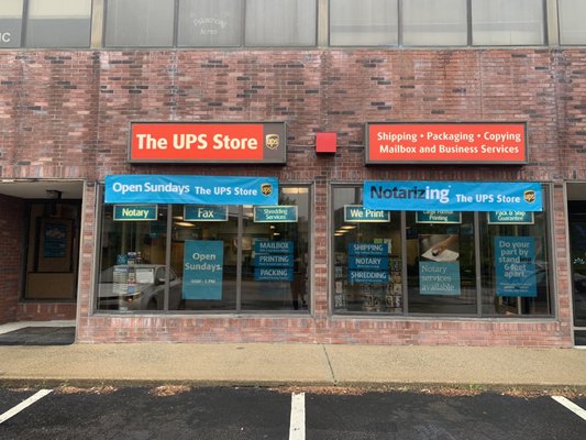 THE UPS STORE - Updated May 2024 - 36 Photos - 482 Southbridge St ...