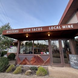 HANDLINE - Updated December 2025 - 650 Photos & 742 Reviews - 935 ...