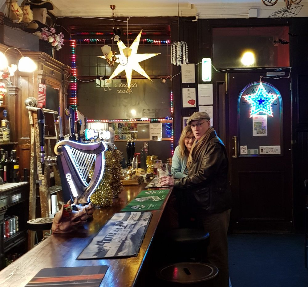 CAPTAINS BAR - 22 Photos & 13 Reviews - 4 S College Street, Edinburgh ...