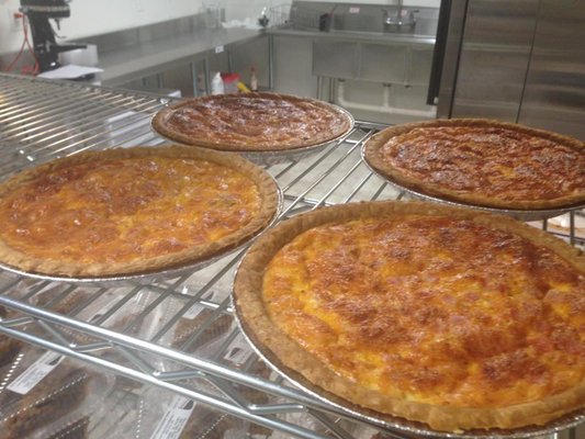 PIES BY MIKE - Updated December 2025 - 13 Reviews - 1015 Lay Dam Rd ...