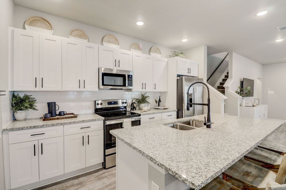 BB LIVING EPPERSON RANCH - Updated June 2025 - 31921 Conchshell Sail St ...