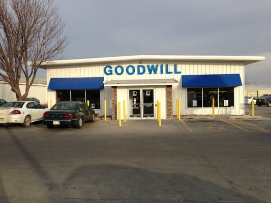 GOODWILL - Updated July 2025 - 13 Reviews - 3910 N 27th St, Lincoln ...