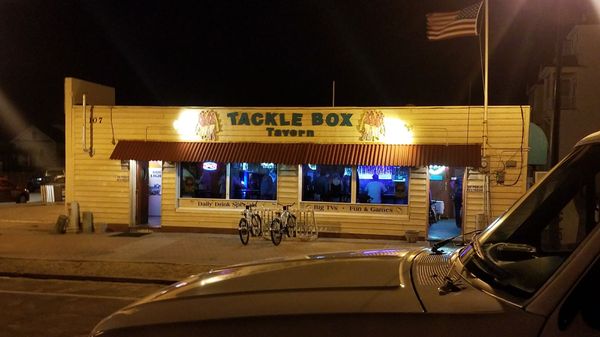 TACKLE BOX TAVERN - 42 Photos & 55 Reviews - Dive Bars - 107 Atlantic ...