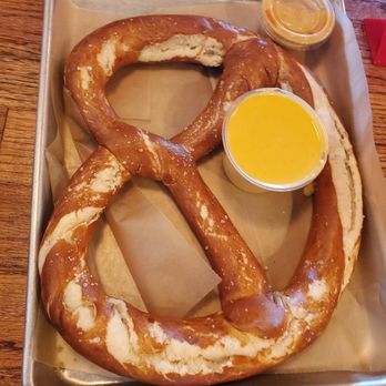 THE HOWLIN BIRD - Updated March 2025 - 197 Photos & 117 Reviews - 123 S ...