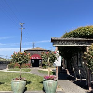 OAK RIDGE WINERY - 109 Photos & 127 Reviews - Wineries - 6100 E Victor ...