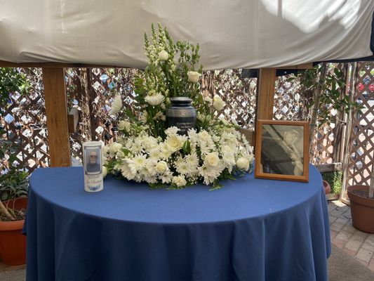 HUGO’S FLOWER SHOP - Updated July 2024 - 124 Photos & 125 Reviews ...