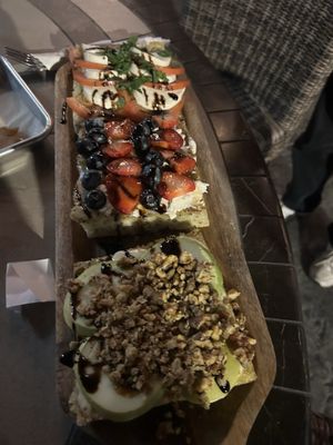 THE ALIBI PUB AND GRILL - Updated December 2025 - 45 Photos & 37 ...