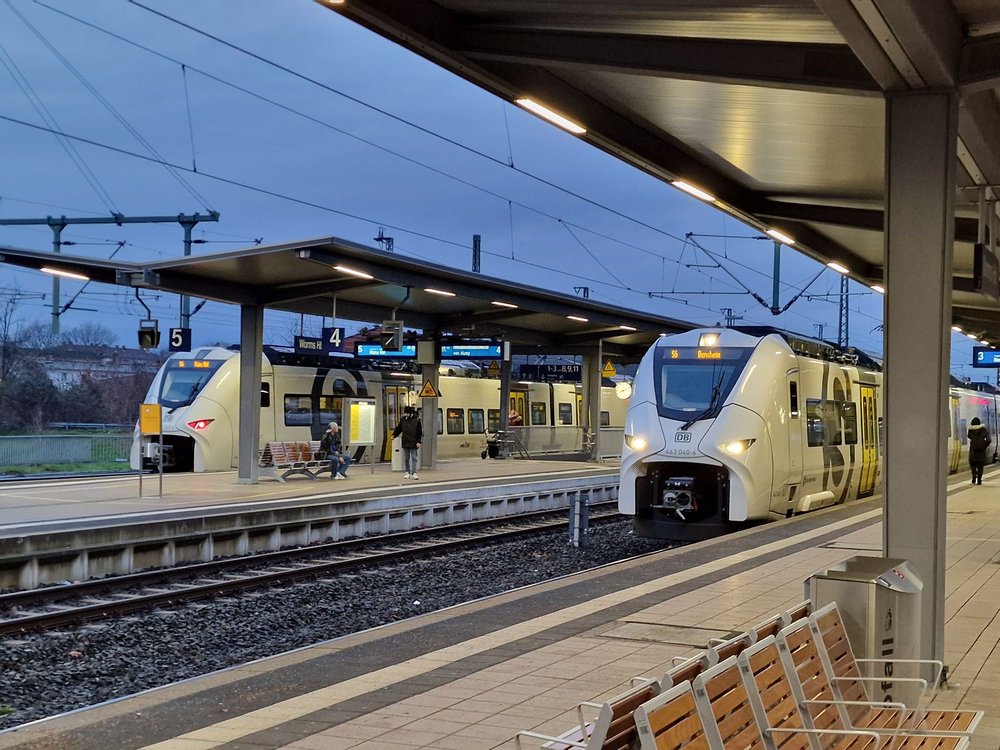 HAUPTBAHNHOF WORMS - Updated September 2025 - 39 Photos - Bahnhofstr. 7/11, Worms, Rheinland ...