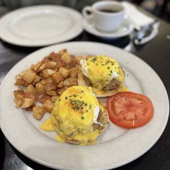 BEA BEA’S - Updated December 2024 - 5173 Photos & 4586 Reviews - 353 N ...