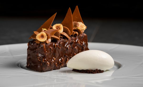 PODIUM RESTAURANT BAR AND LOUNGE @ THE HILTON - Updated July 2025 - 248 ...