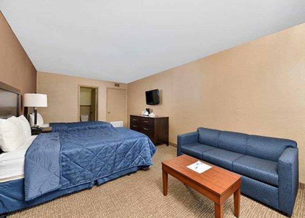 RODEWAY INN - 11 Photos & 16 Reviews - 5952 North Lincoln Ave, Chicago ...