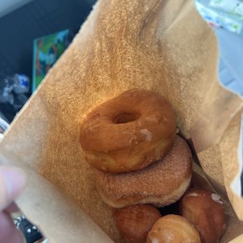 DEE’S DONUTS & PASTRY - Updated October 2025 - 61 Photos & 51 Reviews ...