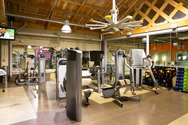 CRUNCH FITNESS - UNION STREET - Updated December 2025 - 38 Photos & 337 ...