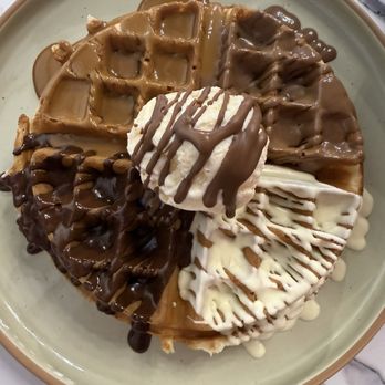 KAFFEINATED CREPES AND COFFEE - Updated August 2025 - 43 Photos & 22 ...