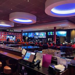 KINGS DINING & ENTERTAINMENT - Updated December 2025 - 249 Photos & 347 ...