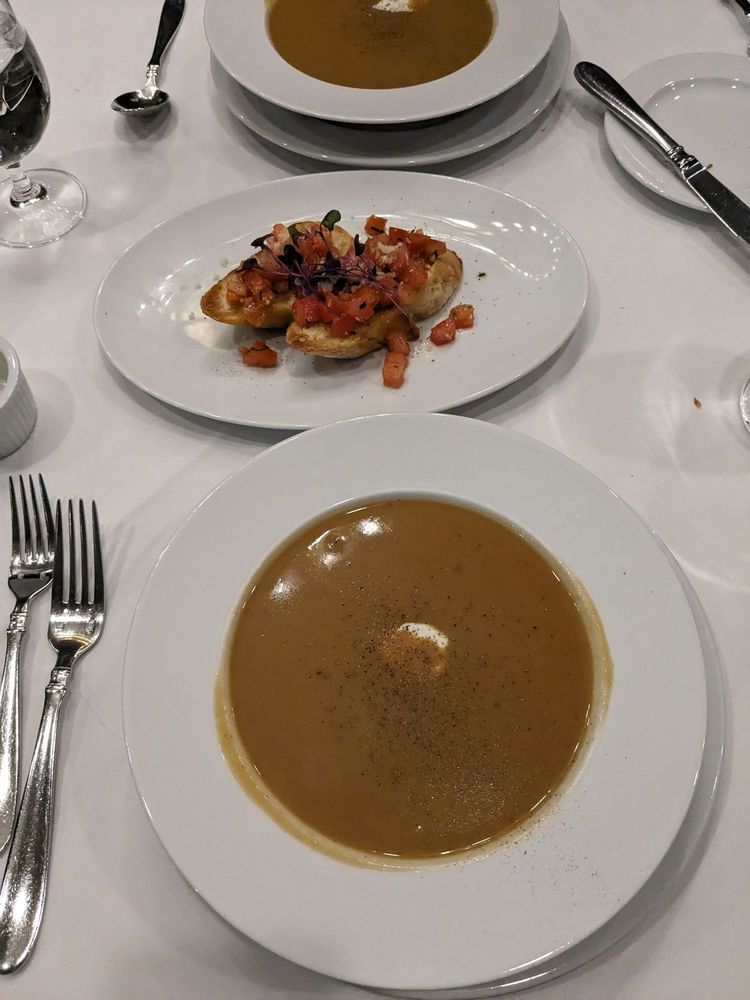 ROGUES RESTAURANT - Updated September 2025 - 23 Photos & 45 Reviews ...