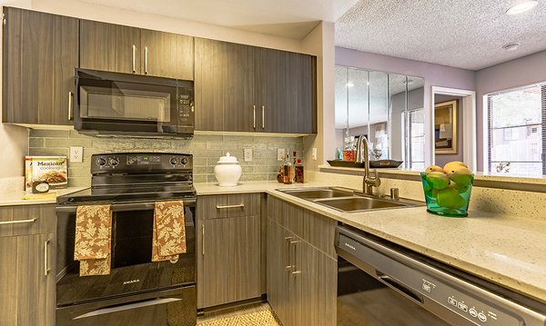 BOULEVARD @4201 APARTMENTS - Updated October 2025 - 133 Photos & 107 ...