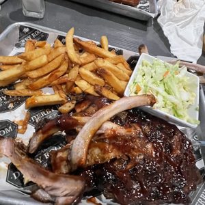 THE DERBY ROOM - 304 Photos & 310 Reviews - Horse Racing - 3230 Hamner ...