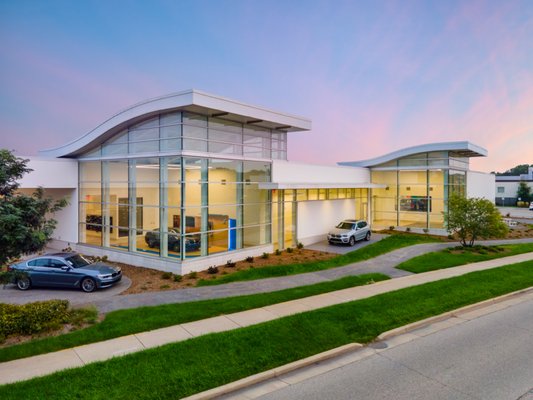BMW OF MILWAUKEE NORTH - Updated January 2026 - 24 Photos & 44 Reviews ...