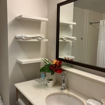HAMPTON INN & SUITES OAHU/KAPOLEI - 381 Photos & 143 Reviews - 91-5431 ...