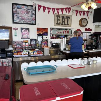 MIDPOINT CAFE AND GIFT SHOP - Updated December 2025 - 287 Photos & 136 ...