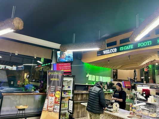 FOOTPRINTS CAFE - Updated December 2025 - 53 Photos & 64 Reviews - 588 ...