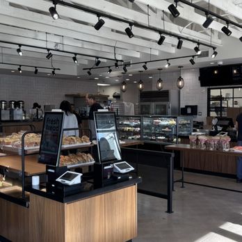 85°C BAKERY CAFE-ARROWHEAD RANCH - Updated December 2025 - 137 Photos ...