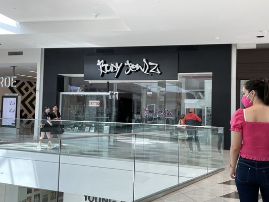 BODY JEWLZ - Updated July 2025 - 131 Photos & 403 Reviews - 2855 ...