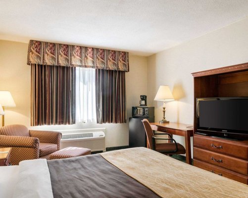 COMFORT INN RED HORSE FREDERICK - Updated January 2025 - 19 Photos & 23 ...