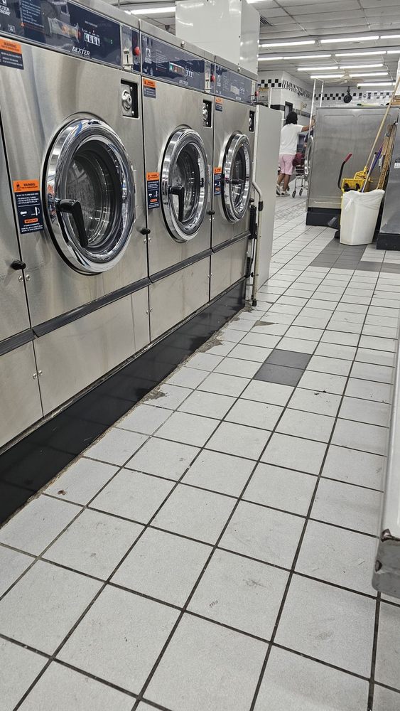 VILLAGE LAUNDRY - Updated December 2025 - 27 Reviews - 1055 N Western ...