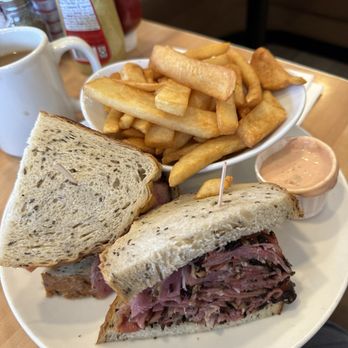 THE COUNTRY DELI - Updated May 2024 - 435 Photos & 688 Reviews - Yelp
