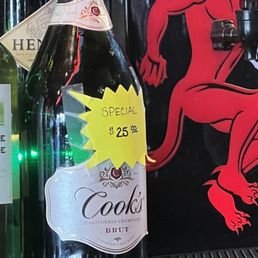 THE SIREN TAVERN - Updated June 2025 - 29 Photos & 38 Reviews - 3403 ...