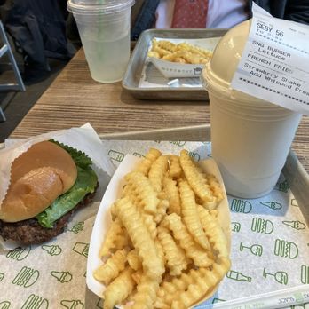 SHAKE SHACK HERALD SQUARE - Updated October 2024 - 641 Photos & 437 ...