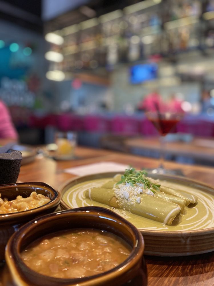 DON BOLOS - Updated October 2025 - 59 Photos & 30 Reviews - 981 E 87th ...