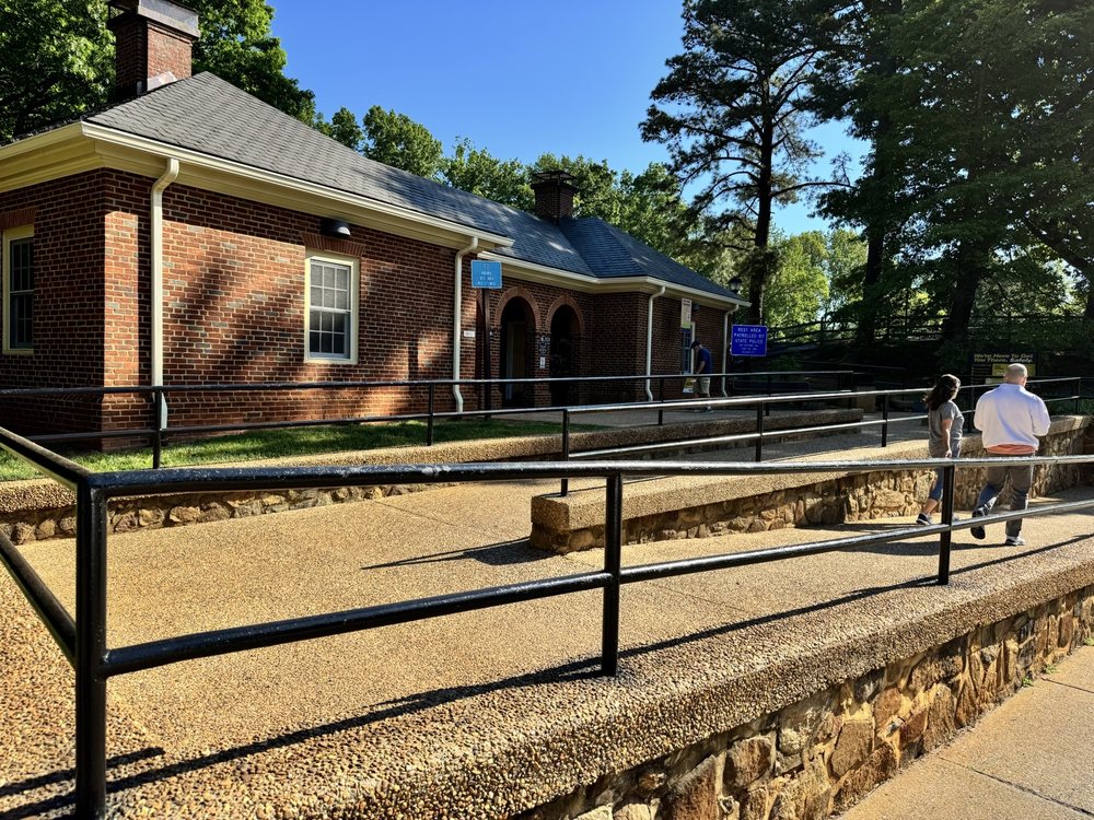 CHARLOTTESVILLE SAFETY REST AREA WEST - Updated December 2025 - 12 ...