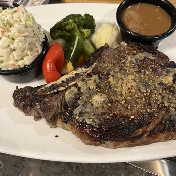 The Best 10 Restaurants near Royalmount in Mont-Royal, QC - Yelp