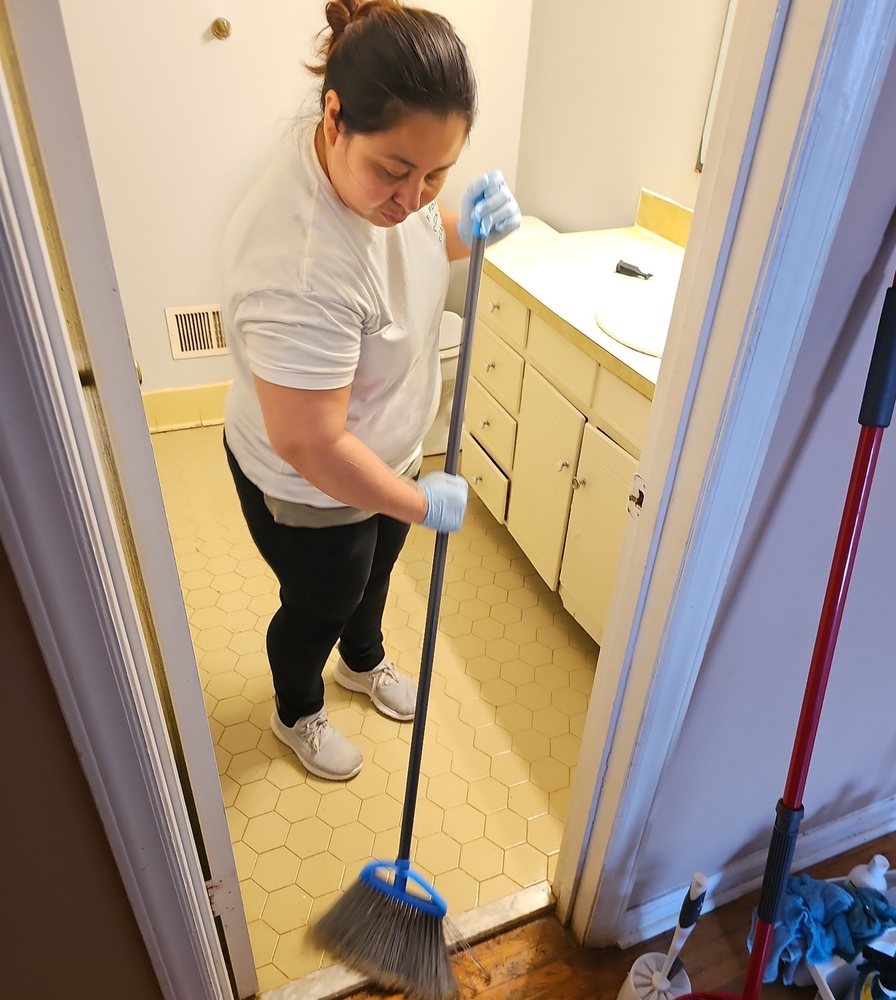 FIT FOR A QUEEN CLEANING - Updated July 2025 - 12 Photos - 1213 W ...