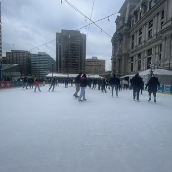 ROTHMAN ORTHOPAEDICS ICE RINK - Updated April 2025 - 105 Photos & 32 ...