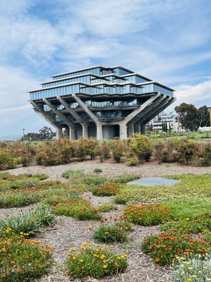 GEISEL LIBRARY - Updated December 2025 - 179 Photos & 75 Reviews - 9500 ...