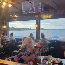 SILVER SHORES RESTAURANT - Updated January 2025 - 65 Photos & 70 ...