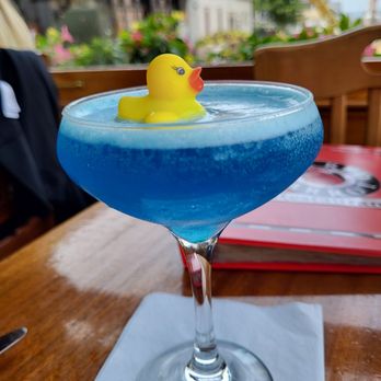 THE RED PARROT RESTAURANT - Updated December 2024 - 1316 Photos & 1392 ...