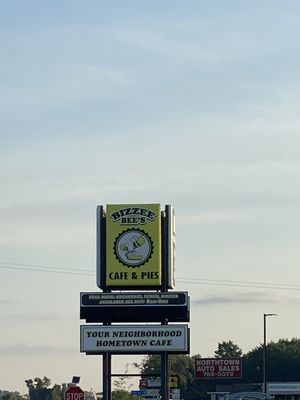 BIZZEE BEES CAFE & PIES - Updated December 2025 - 60 Photos & 14 ...
