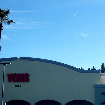 VONS - Updated December 2025 - 106 Photos & 31 Reviews - 2250 Otay Lks ...