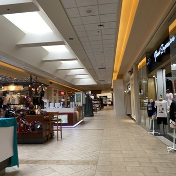 PATRICK HENRY MALL - Updated October 2025 - 55 Photos & 87 Reviews ...