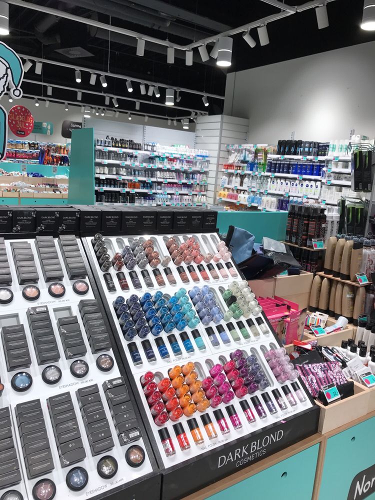 Normal - Discount Store - Lygten 2, Nordvest, Copenhagen, Denmark ...